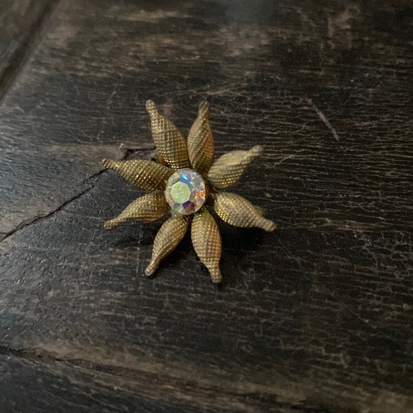 Vintage | Jewelry | Vintage Gold Iridescent Starburst Brooch Pin | Poshmark